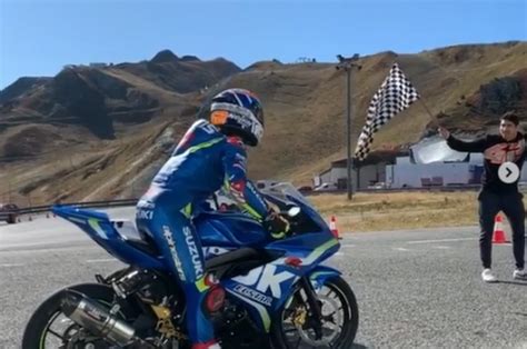 Lelah Naik Motor 1000 Cc Di MotoGP Thailand 2019 Alex Rins Naiki Motor