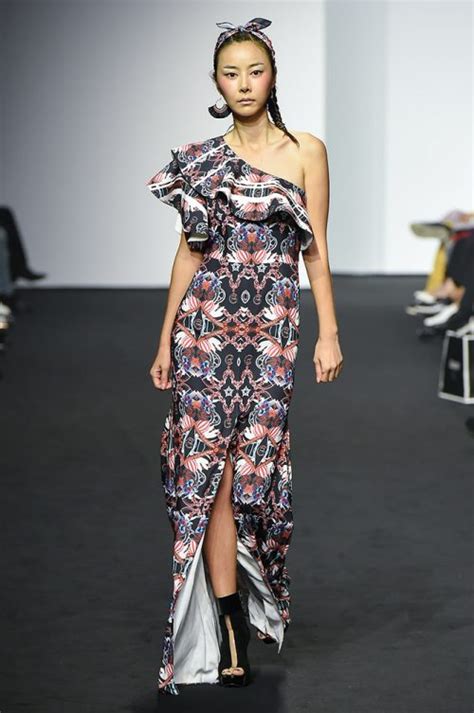 SFW2017SS 박윤희 서울패션위크 그리디어스 컬렉션 패션서울