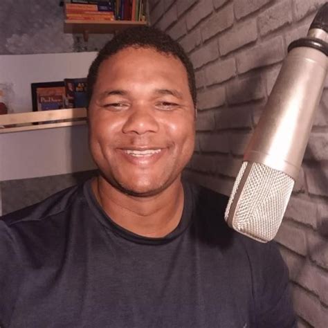Stream Clovis Celino Music Listen To Songs Albums Playlists For