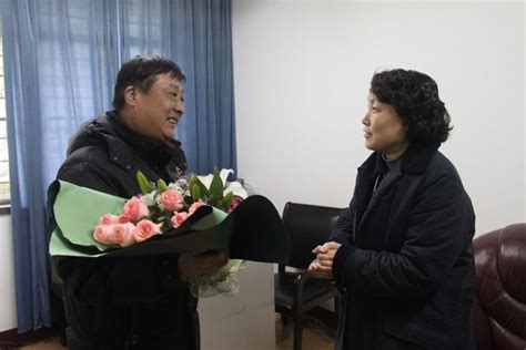 市教卫党委副书记杜慧芳走访慰问我院党员教师 上海体育大学