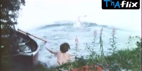 Honor Blackman Breasts Scene In Kampf Um Rom I Tnaflix Com