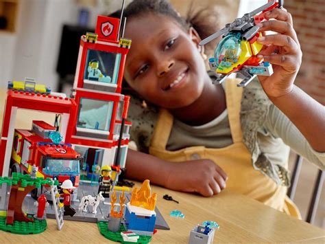 LEGO 60320 - LEGO CITY - Fire Station - Σταθμός Πυροσβεστικής | Toymania.gr