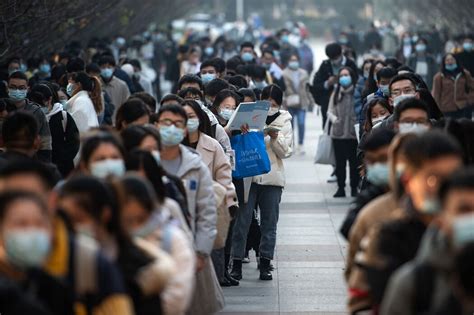 中国“考公”热升温，但一些年轻公务员已经感到后悔 纽约时报中文网