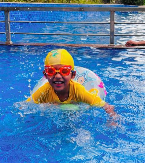 Ruby Jaiswal My Go To Hair Mask For This Party Season Its Dove All The Way The New Dove 10