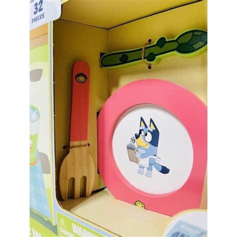Moose Toys Toys Bluey Dine With Bluey Wooden Dining Playset 32