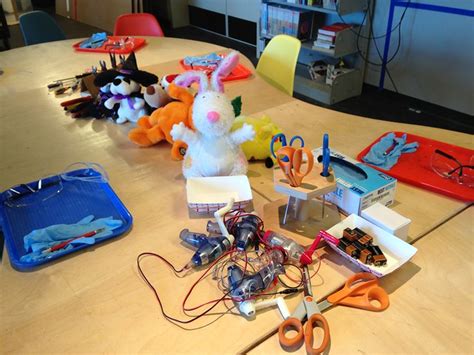 Toy Dissection With Project Explainers Exploratorium