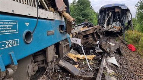 БНЧУ Галт тэрэг осолдож 3 хүн амиа алдаж 8 хүн хүнд гэмтжээ Мэдээ