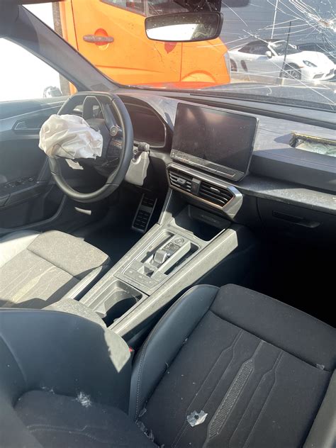 Cupra Formentor 2 0 Uszkodzony jak na zdjęciach SILNIK OK SKRZYNIA OK