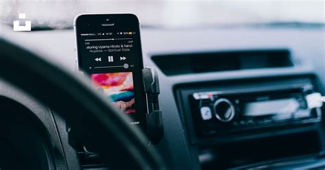 블랙 자동차 스마트 폰 홀더에 블랙 아이폰 사진 Unsplash의 무료 미라 플로르 917 이미지