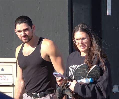 Ilona Maher Interacts With Fans After Dwts Rehearsals 11 10 2024