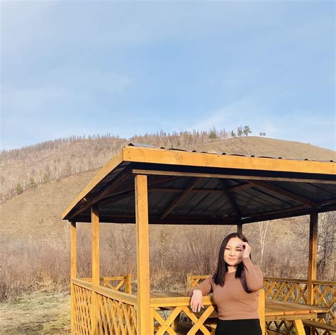 Мянган Сарнай Эмийн Сан Намрын сэрүүн оржээ Сургууль цэцэрлэгтээ бэлдээд завгүй бас