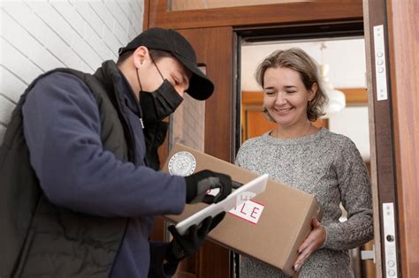 荷物宅配ボックス 画像 Freepikで無料ダウンロード