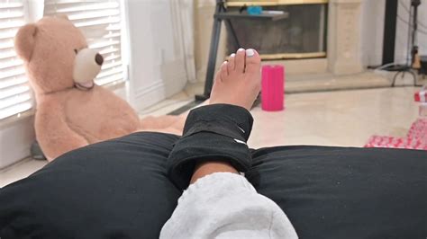 Kacey Dirksens Feet I Piedi Di Kacey Dirksen Celebrities Feet 2024