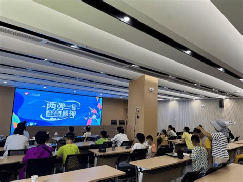 一场凝聚“核”心的青年宣讲活动精神两弹一星