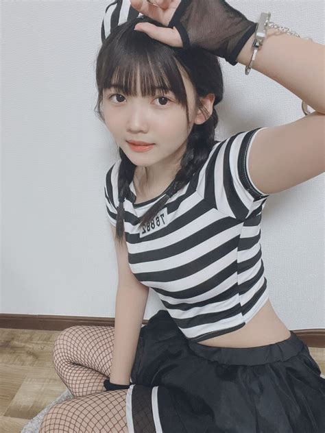 【動画】巨乳jcさん、自慢のボディを見せつけたい欲が溢れ出てしまうw
