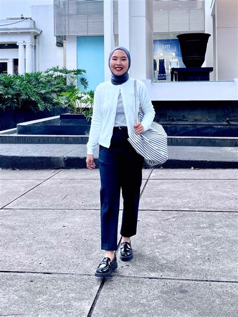 ดูไอเดียสไตล์การแต่งตัวสำหรับ「เสื้อเชิ้ต Extra Fine Cotton แขนยาว、เสื้อยืด ผ้าลายนูน แขนสั้น