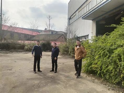 安源区人民政府 乡镇动态 镇党委副书记、镇长黄乐明深入辖区督导国有资产闲置厂房安全隐患排查工作