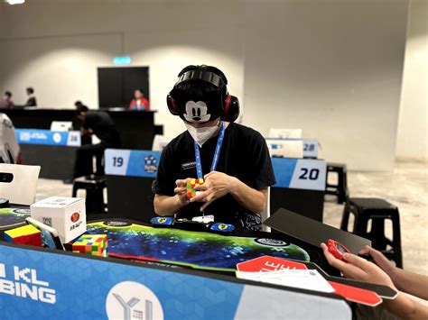 实况转播2023马来西亚WCA魔方公开赛第一天 哔哩哔哩