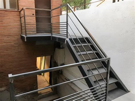 Escalera De Hierro Escaleras Metalicas Exteriores Escaleras Metalicas