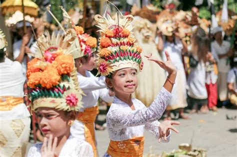 Bagaimana Hubungan Antara Keberagaman Bangsa Indonesia Dan Semboyan