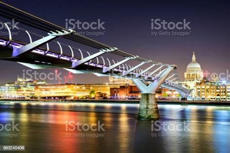 강 Thames 런던 영국 밀레니엄 브리지에서 세인트 폴의 대성당 0명에 대한 스톡 사진 및 기타 이미지 0명 강 거리