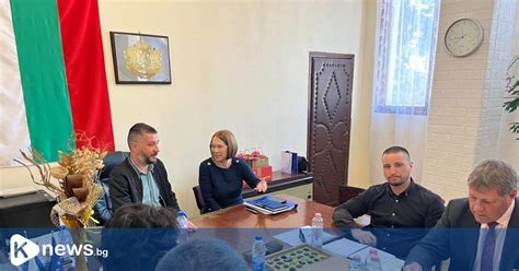 Кметът на община Казанлък Галина Стоянова направи изнесена оперативка в Овощник Knews Bg