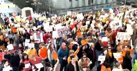 Protesters Demand Gun Reform After Nashville School Shooting Cbs News
