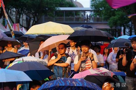 「2017年台灣婚姻平權元年」黃國昌：修專法可能還是違反釋憲 風傳媒