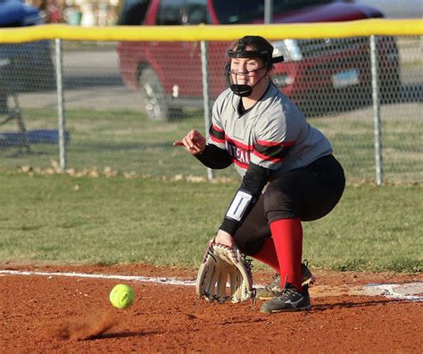 Jordan Ealey Makes Two Runs Stand Up Oilers Edge Minutemaids