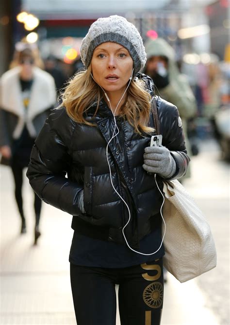 Kelly Ripas No Makeup Photos Prove Shes Gorgeous Bare Faced