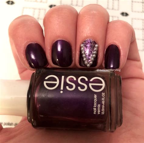 Manicure Diary Essie Sexy Divide