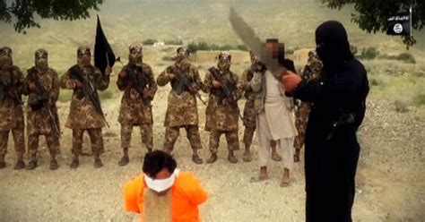 En Otra Brutal Ejecución El Isis Afila Una Espada Y Decapita A Un