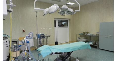 Проверка на храните и водата в хотела в Сандански заради 10 деца с повръщане някои са яли пици