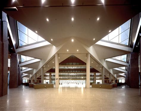 Geometric Ceiling Feature Esplanade Atrium Singapore Dp Architects