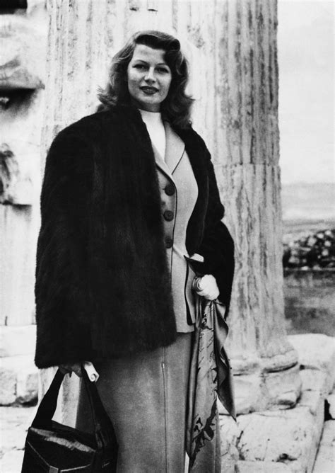 Η Ρίτα Χέιγουορθ στην Ακρόπολη Όταν η «gilda επισκέφθηκε την Αθήνα το μακρινό 1951 Bovary