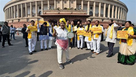 Tdp Mp Sivaprasad Holds Unique Costume Protest Demanding Special Status