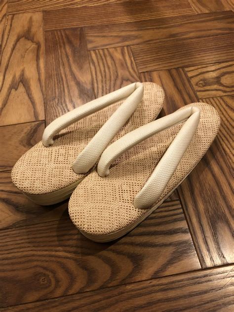 鎌倉イロハ on Twitter 夏は君たちがいたな 忘れて買い足さないよう注意注意 2つとも譲り受けて 鼻緒を挿げ替えたアップ
