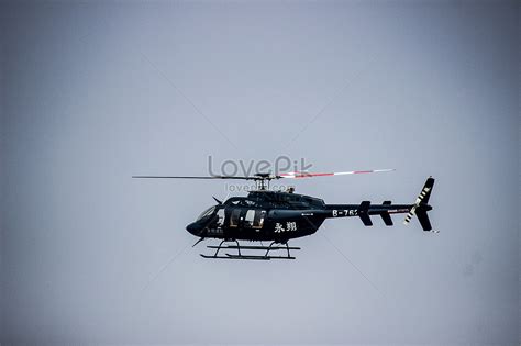 비행 중 헬리콥터 사진 무료 다운로드 Lovepik