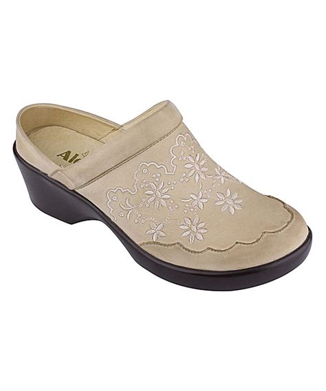 Cream Isabelle Leather Mule By Alegria