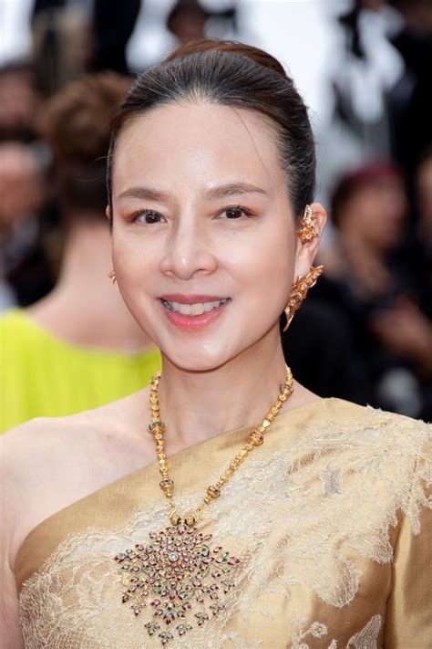 “มาดามแป้ง” นวลพรรณ ล่ำซำ ซีอีโอ บมจ เมืองไทยประกันภัย และผู้จัดการทีม