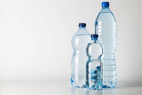 ペットボトルの水は賞味期限が切れたら飲めない安全に飲むポイントを管理栄養士が解説 ヨガジャーナルオンライン