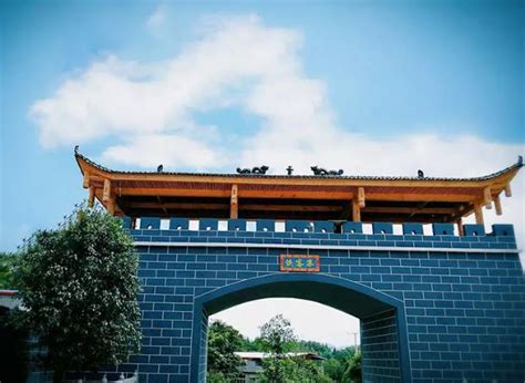利川侠客民宿恩施利川团堡镇张家山村 侠客民宿 金子山土家风情