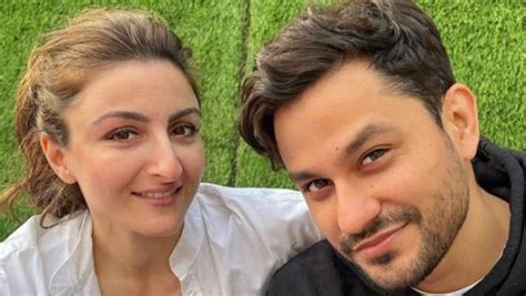 Kunal Kemmus Wife Soha Ali Khan Unleashes Her Unique Way Of Slapping