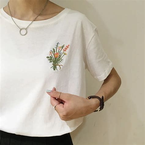 Hot Sale Kawaii Simple Embroidery Flowers T Shirt Women Summer Cotton High Quality Harajuku