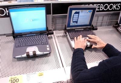 How To Open A Compaq Presario Laptop