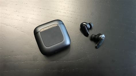 Jbl Put A Smartwatch Screen In A Wireless Earbuds Case And It S A Game Changer Techradar