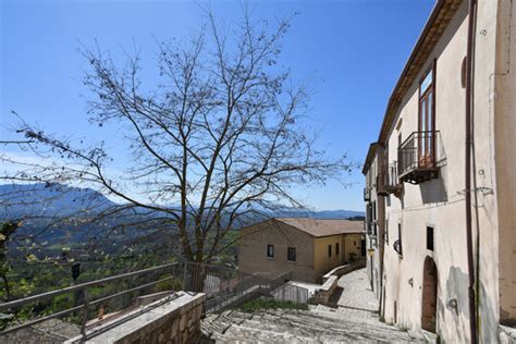 รูปภาพgesualdo เลือกดูภาพถ่ายสต็อก เวกเตอร์ และวิดีโอ210 Adobe Stock