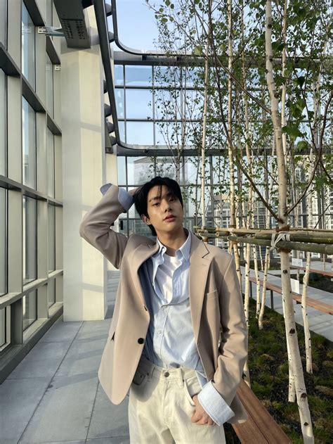 9 Inspirasi Outfit Ala Jake Enhypen Simpel Dan Modis Banget