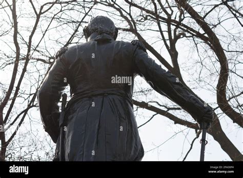 Queens Park Toronto Monuments And Memorials Erect Statue Of John