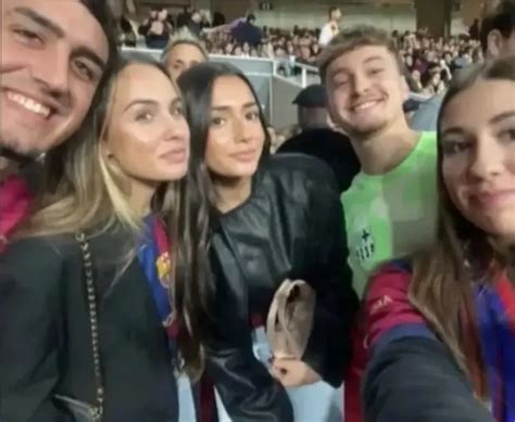 عکس همسران ستاره‌های بارسلونا؛ از خواننده‌ مشهور پاپ تا اینفلوئنسر پرطرفدار